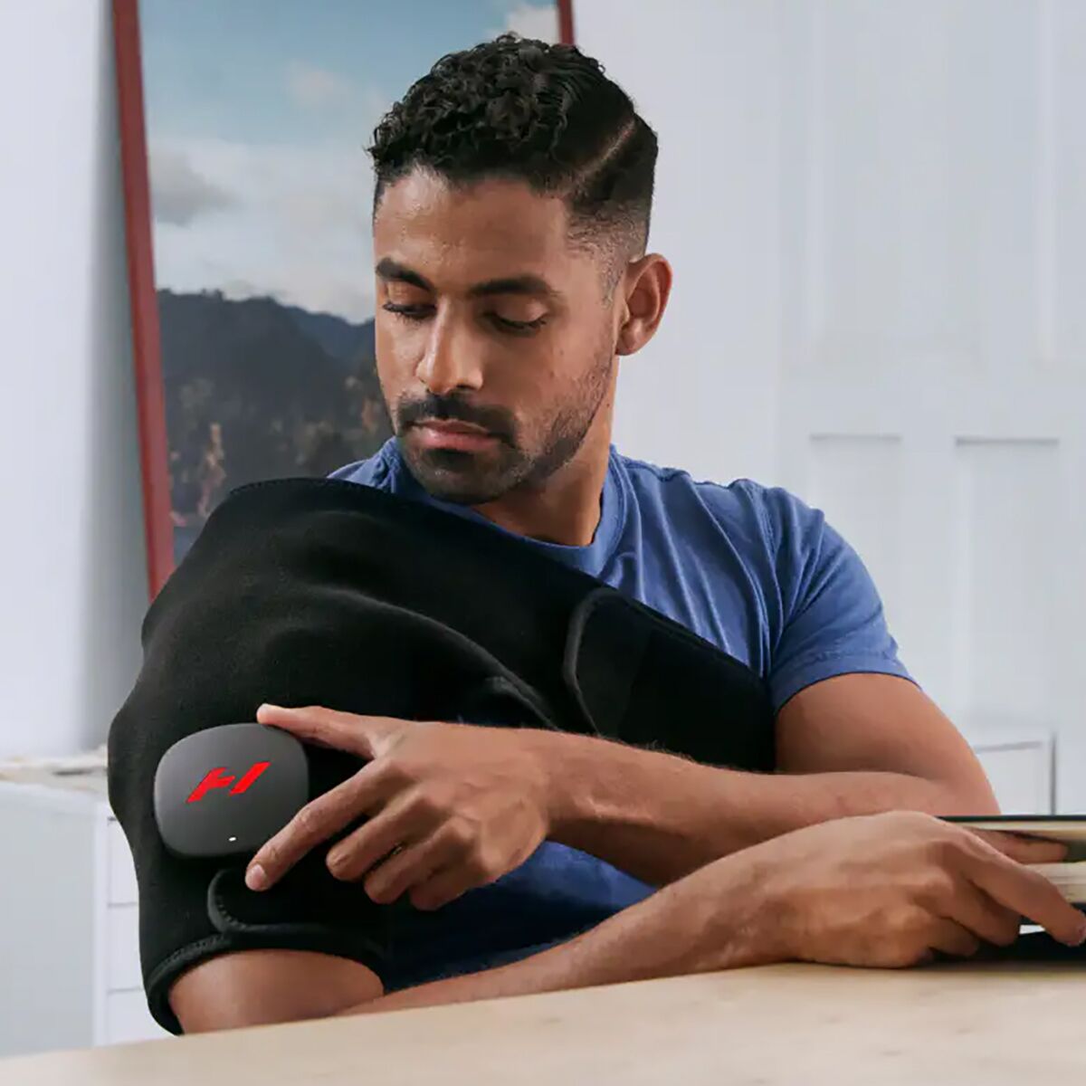 Hyperice Venom 2 Shoulder Wrap - Accessories