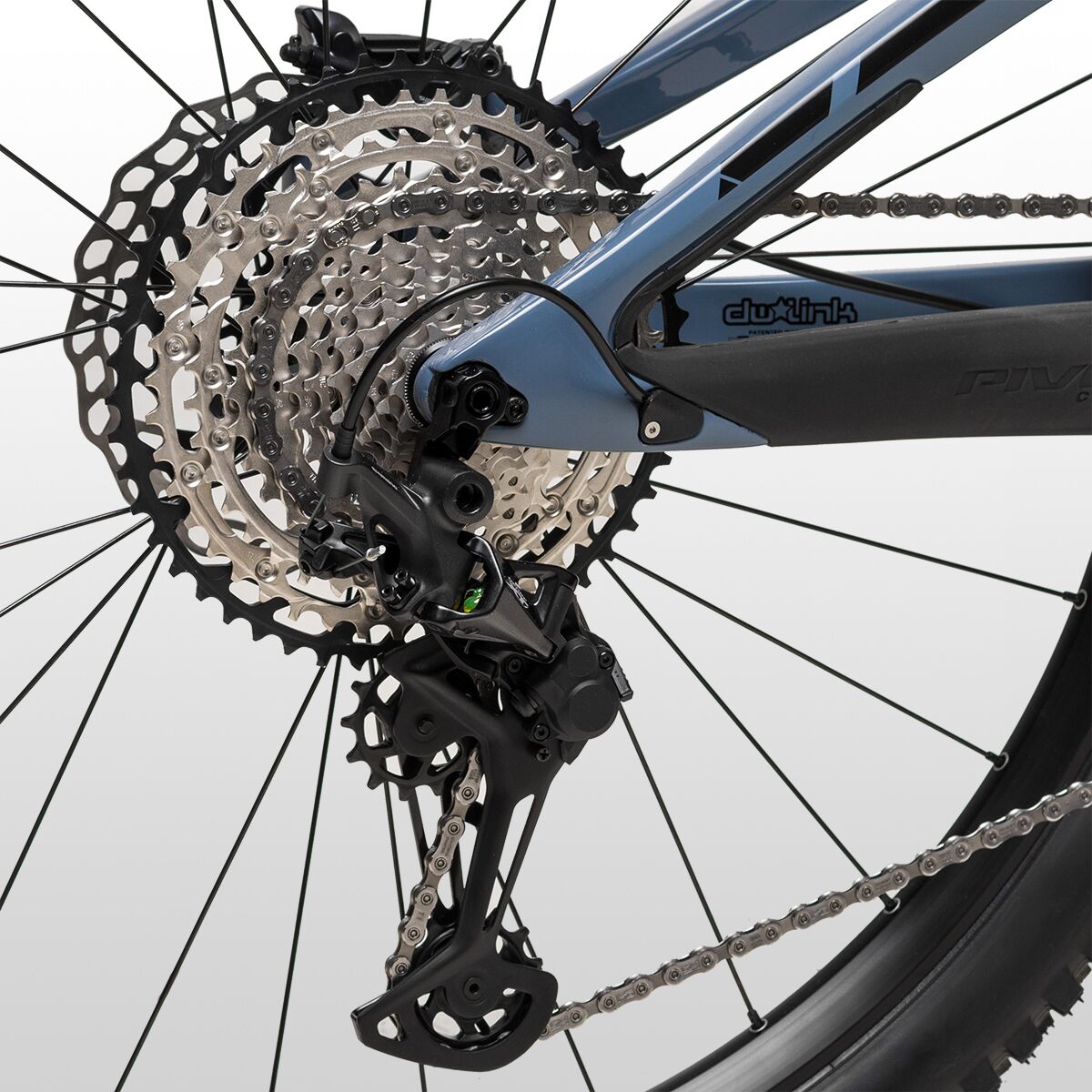 Pivot Shuttle AM Ride SLX/XT E-Bike - Bikes