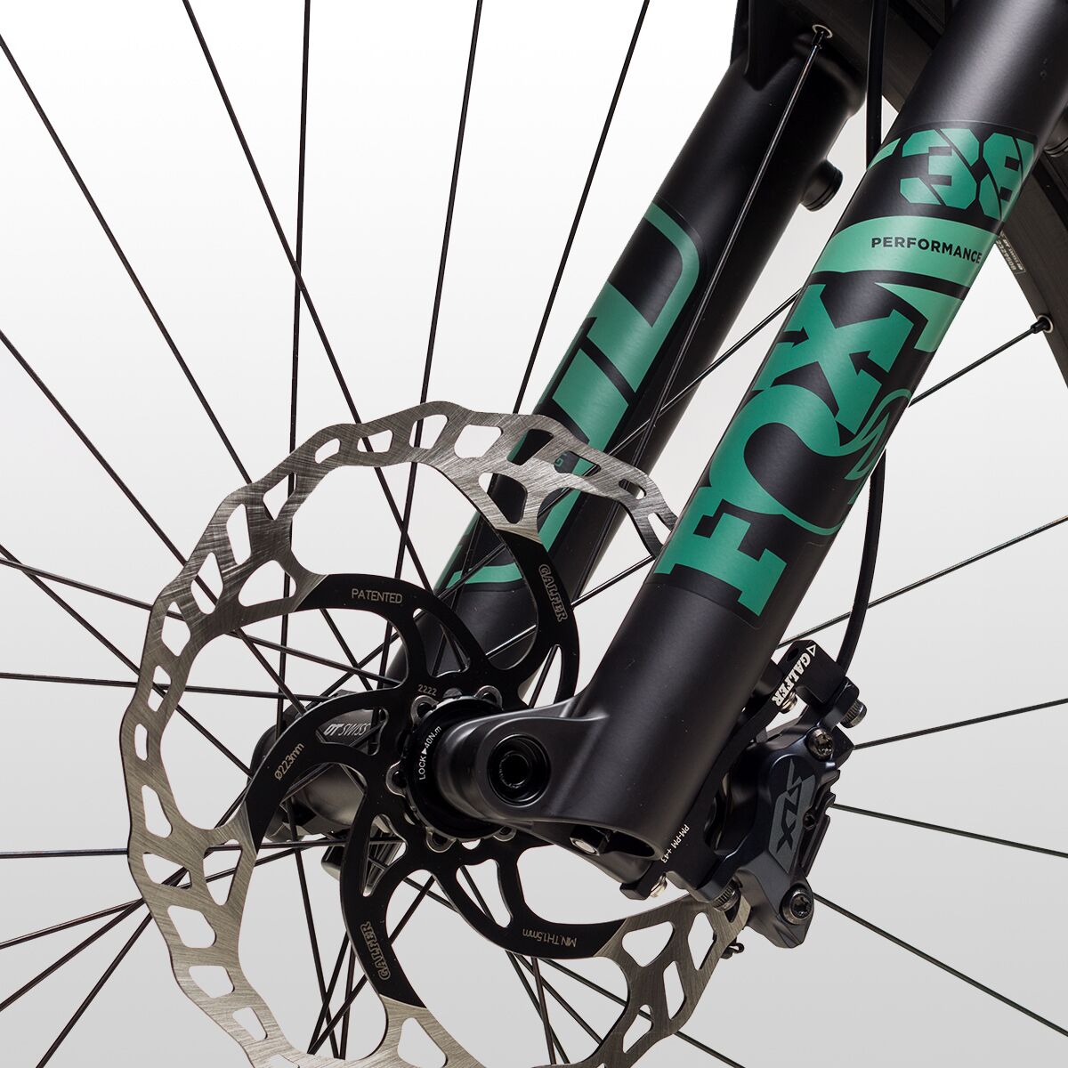 Pivot Shuttle LT Ride SLX/XT E-Bike - Bikes