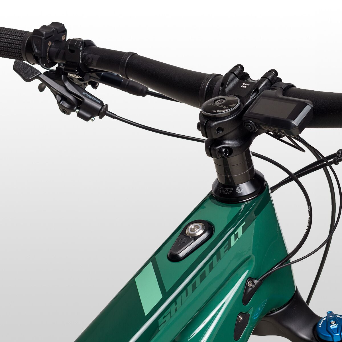 Pivot Shuttle LT Ride SLX/XT E-Bike - Bikes