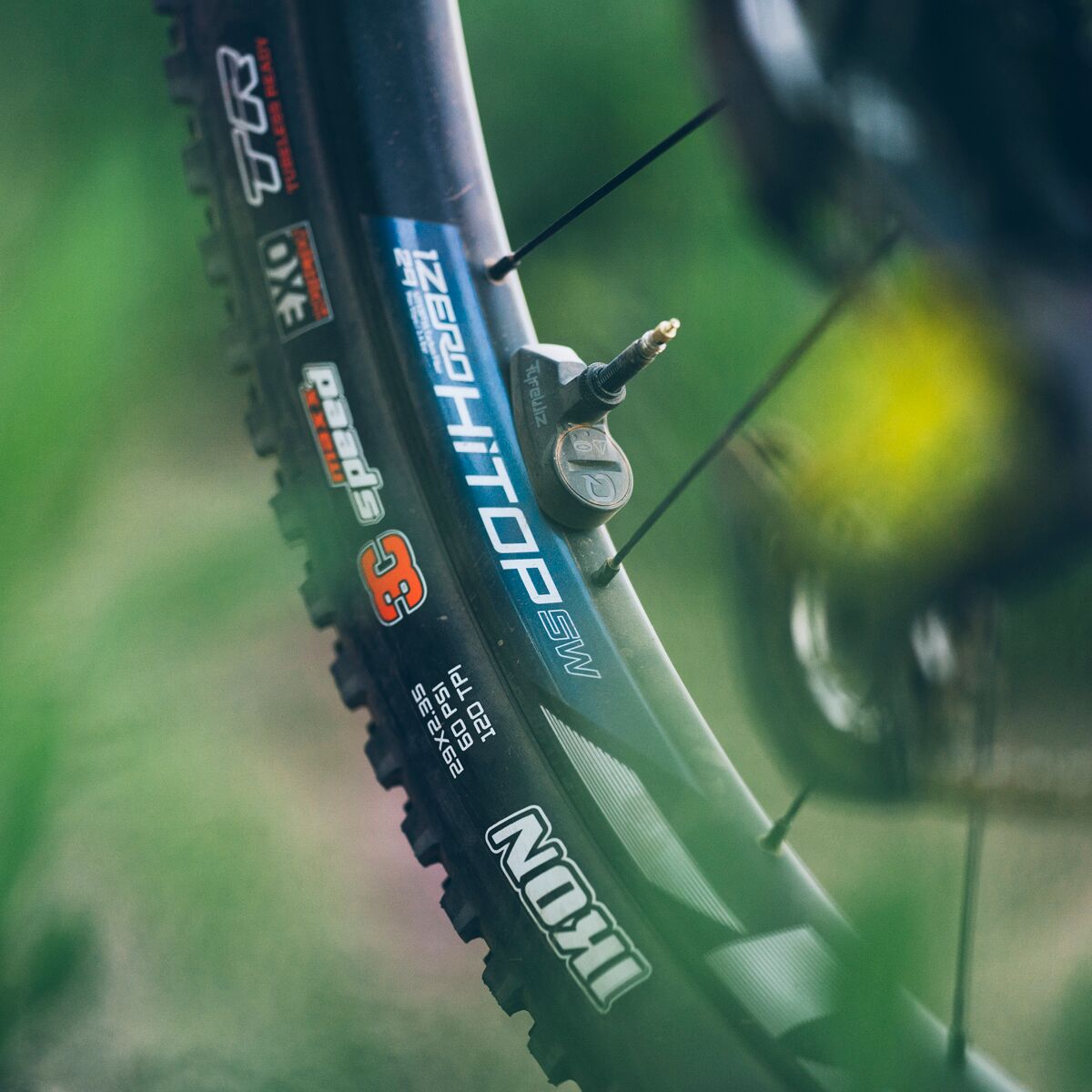 Zipp 1ZERO HITOP SW Carbon Wheel - 29in - Components